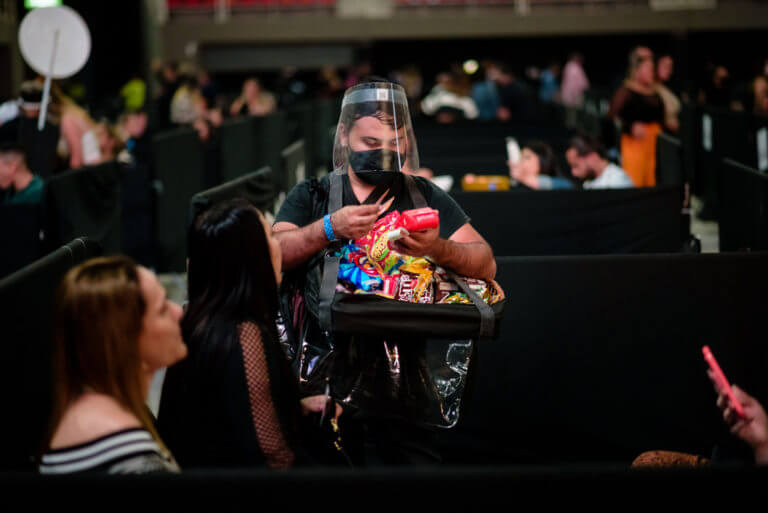 Alimentação & Bebida - Farmasi Arena